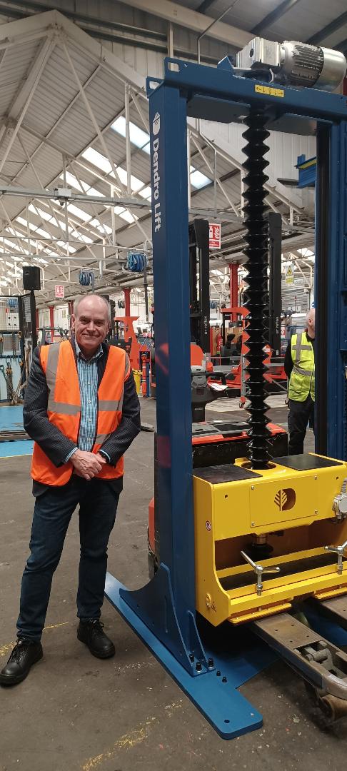 Dendro LIft’s DSS2 arrives in the UK – AMR Supply Chain